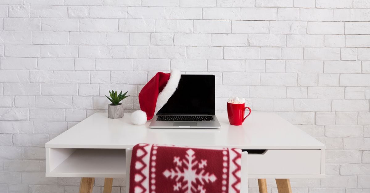 19 Holiday Emails for Customers (Templates & Examples!)